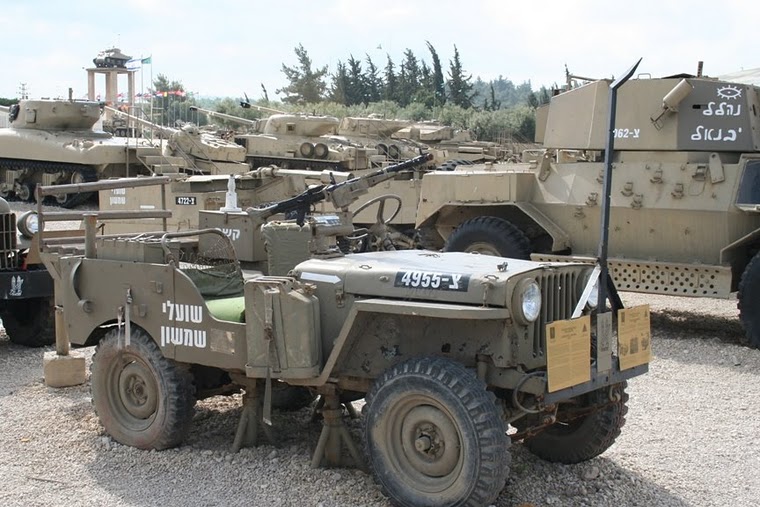 Four Bees: Israeli Defense Force (IDF) 20 liter Fuel Can, Sandrik 20 l ...