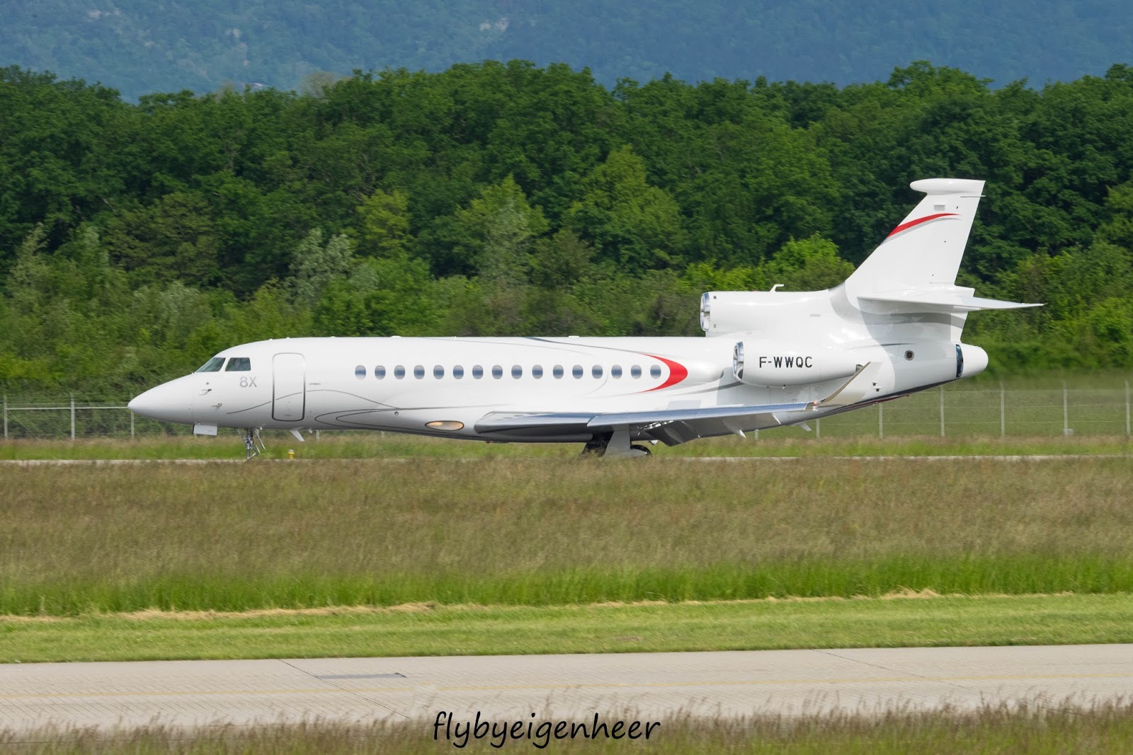 FLUGZEUGE Privatjets etc: F-WWQC Dassault Falcon 8X FA8X > DSO Dassault ...