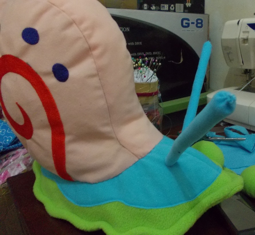 Cheer Up Your Kids!: How to make Gary Snail Softies