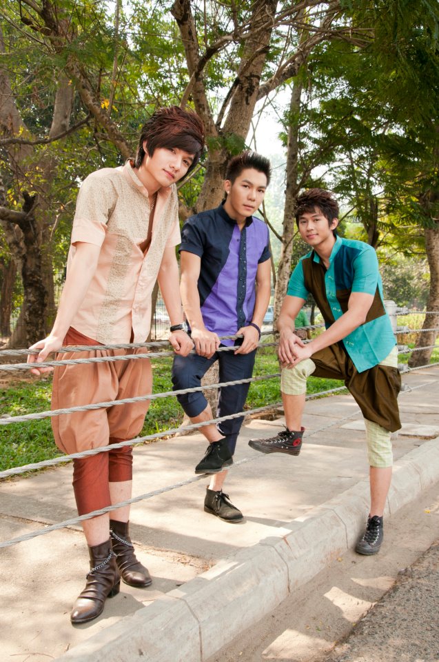 M y a n m a r H u n k s: Shine, Aung Min Khant and Sai Wunna Aung for ...