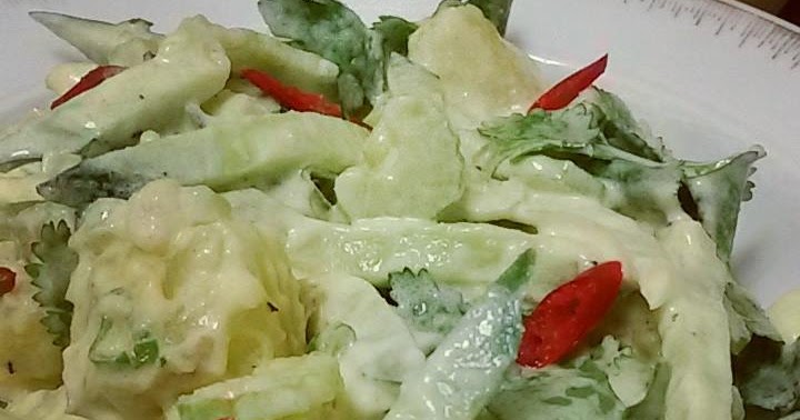 Salad Seledri dan Timun