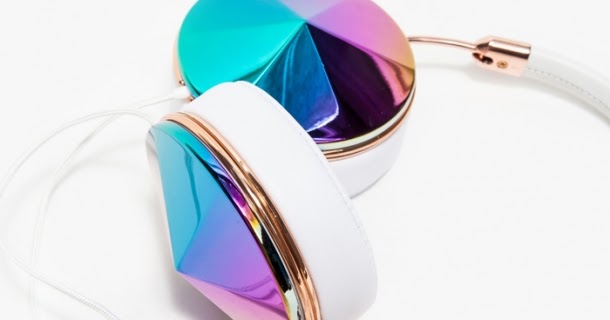 PHOTOS: PRETTY CHIC HEADPHONES YOU SHOULD GET ON YOUR EARS!