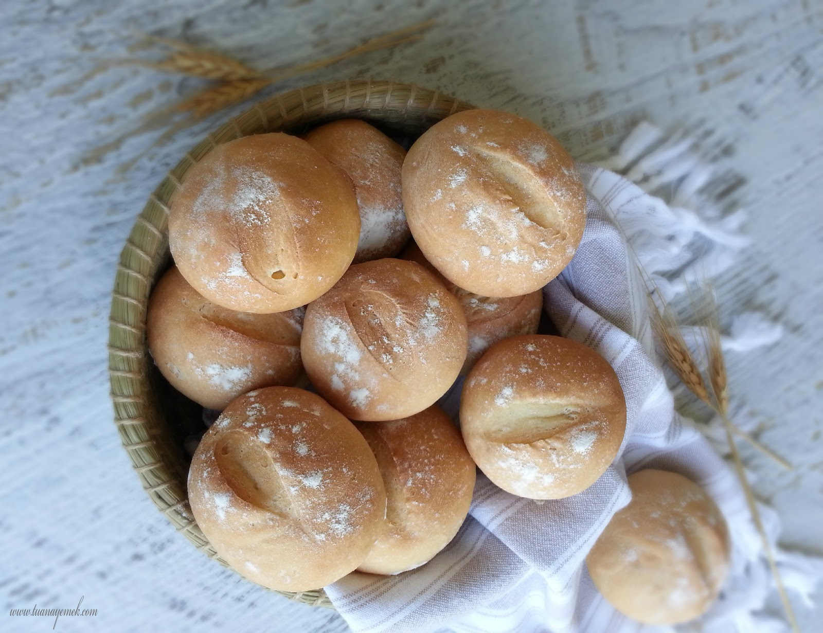 TUANA MUTFAK: MİNİ SOMUN EKMEKLER