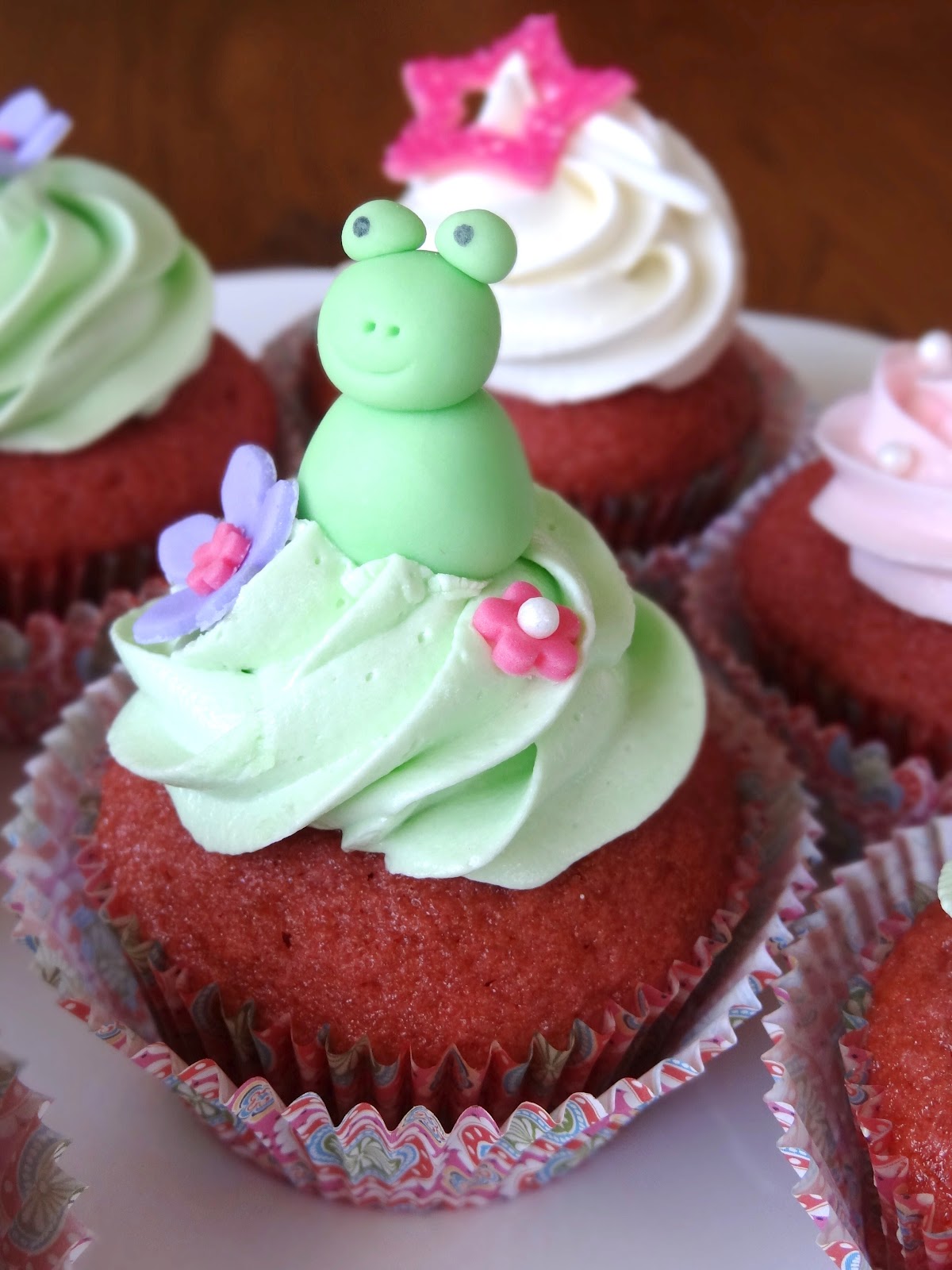 Libby's Cupcakes Etc: Princess and the Frog Cupcakes