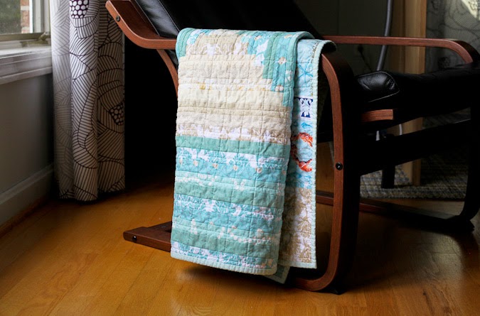 Blue is Bleu: Beachy Courthouse Step Baby Quilt