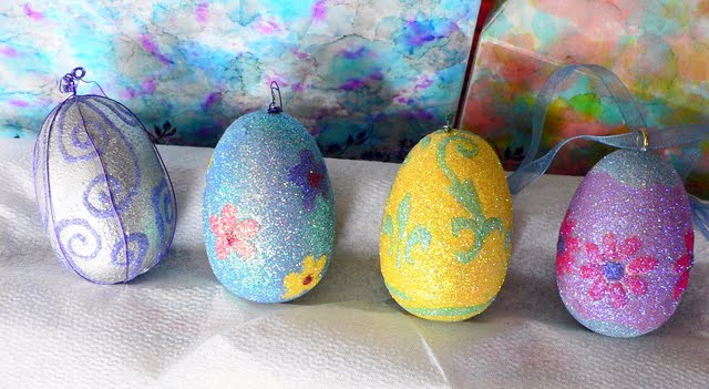 ArtGlitterBlog: Glittered Easter Egg Contest Winner!