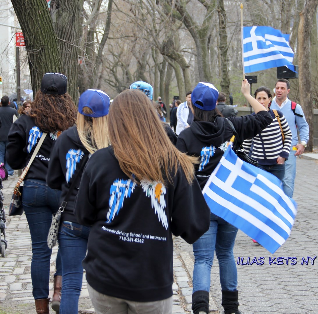 Η ΜΕΓΑΛΕΙΩΔΗΣ ΠΑΡΕΛΑΣΗ ΤΩΝ ΕΛΛΗΝΩΝ ΣΤΗ ΝΕΑ ΥΟΡΚΗ 2013 - OlaDeka