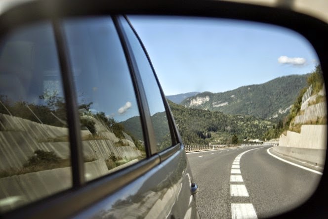 No Puedes Avanzar Mirando El Retrovisor Spanyol Trick