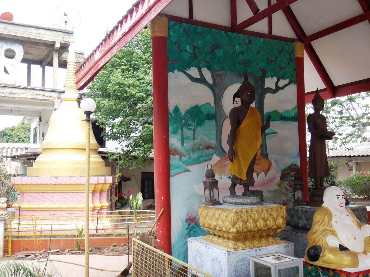 Temples In Thailand: Saraburi - Wat Sanamlao - LP Pinak