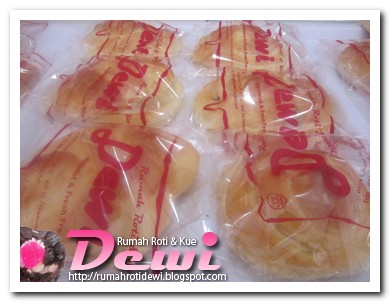 Roti manis (Rumah Roti Dewi) ~ Rumah Roti Dewi