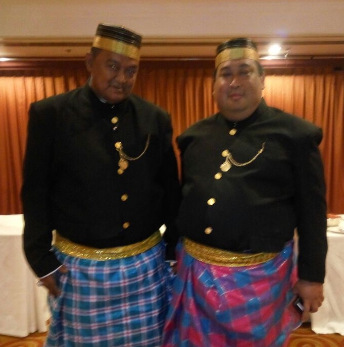 " SANGGAR NUSANTARA DOT COM " | Jakarta: SEWA BAJU ADAT BUGIS ...