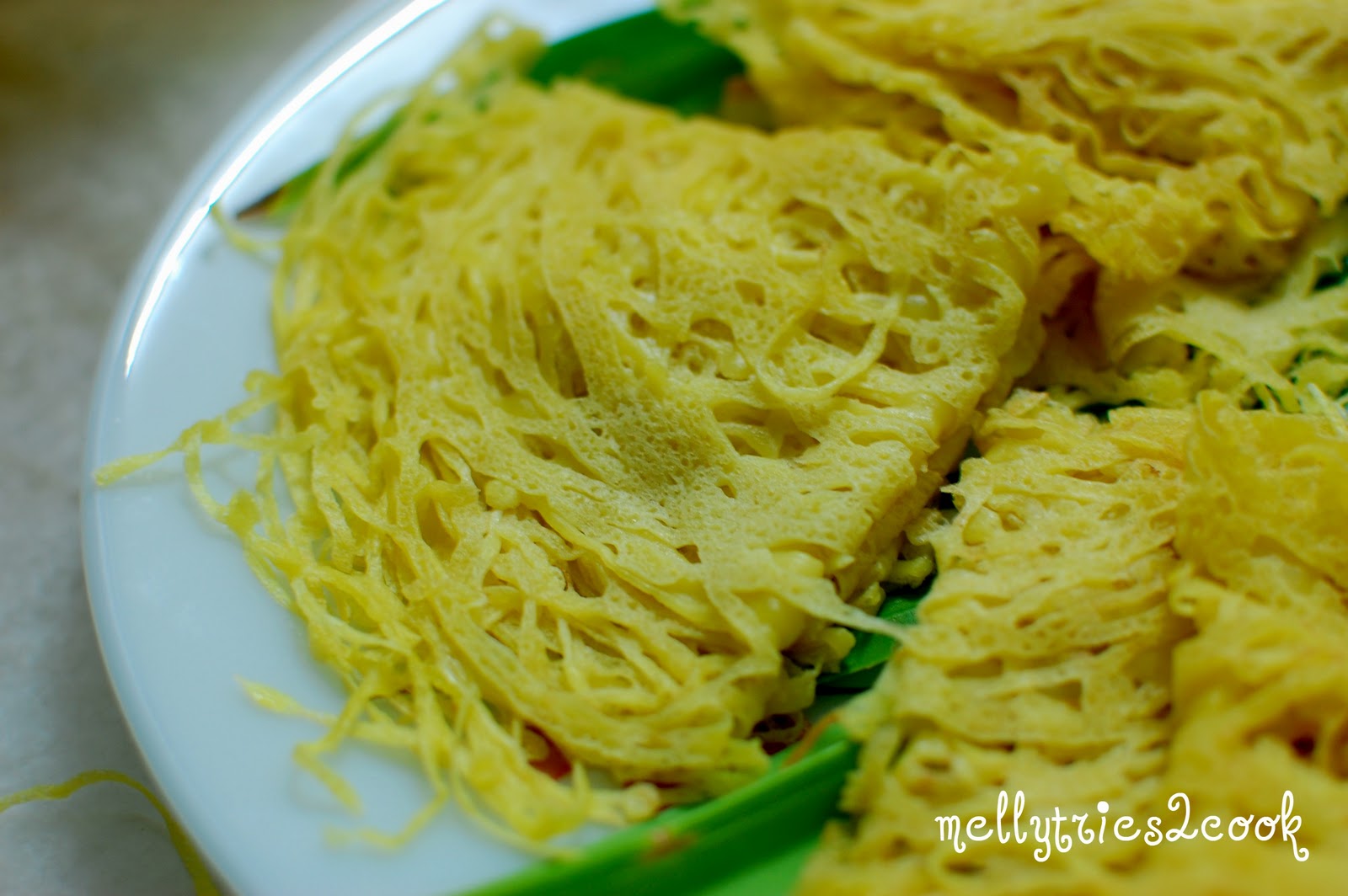 Adventures in the kitchen ...: Roti jala