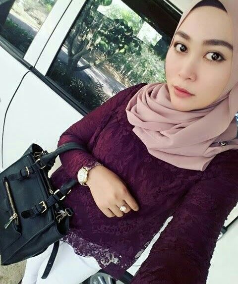 Mamah Muda Berjilbab Ditambah Bugil Dengan Gaya Binal | Skandal Foto Bokep ABG | Situs Film ...