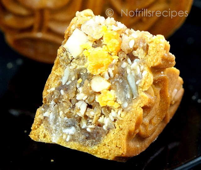 Salted Egg Nutty Mooncake ~ 咸蛋五仁什錦月餅 ~ 2017