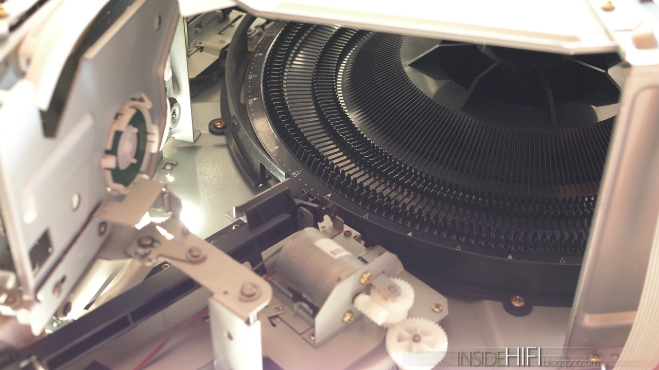 Inside Hi-Fi: Kenwood DPF-J9030