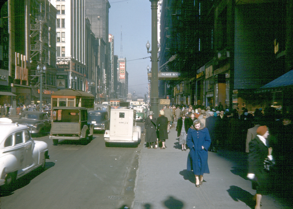 50 Color Vintage Snapshots Document Everyday Life of Chicago in the ...