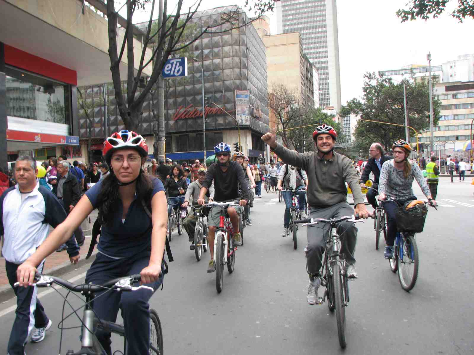 Mike's Bogota Blog: Scenes Along La Ciclovia