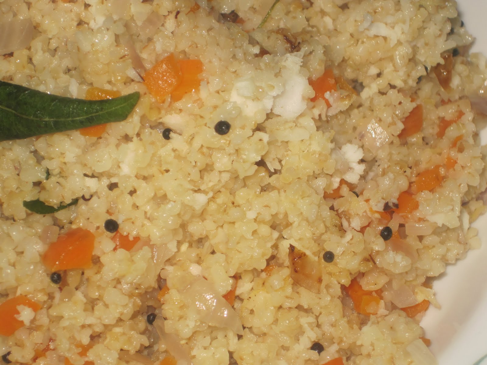 Sooji Gothambu or Samba Broken Wheat Uppma / Upma