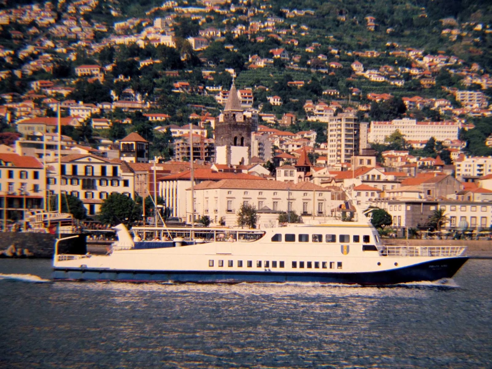 old photo: Pirata Azul it was a great novelty in the line of Porto ...