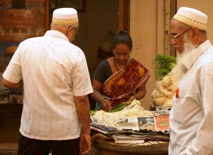 India: Chor Bazaar & Bhendi Bazaar, Bombay