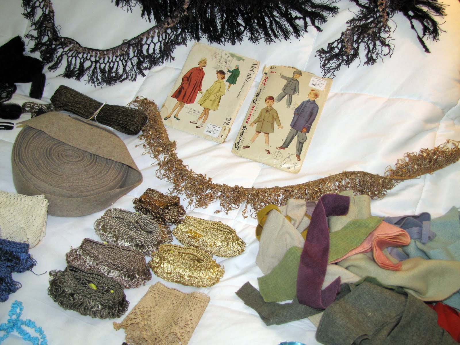 Vintage Connections: My new favorite store... FABRIC RECYCLES