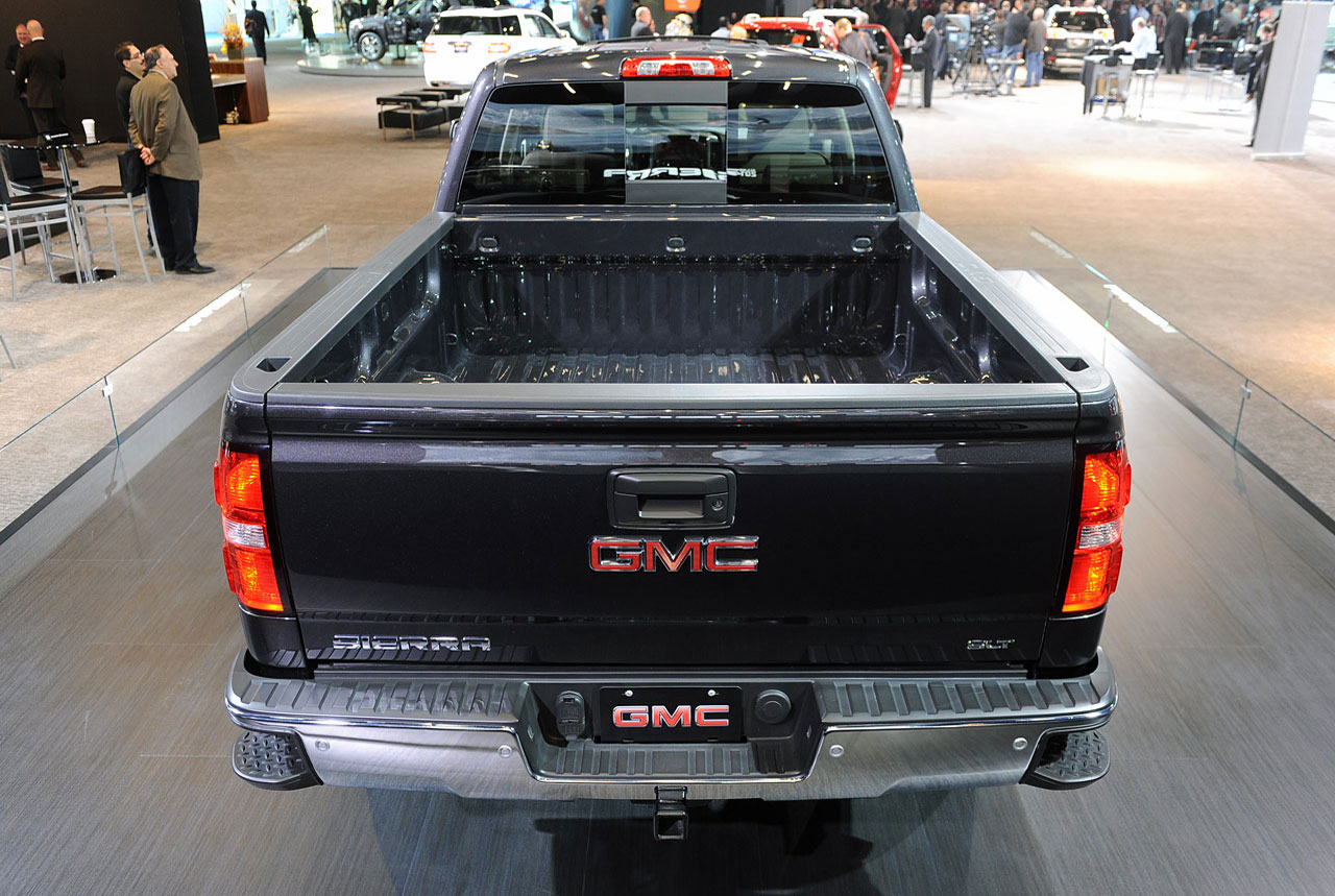 2014 Chevrolet Silverado and GMC Sierra show all their sides in Detroit ...