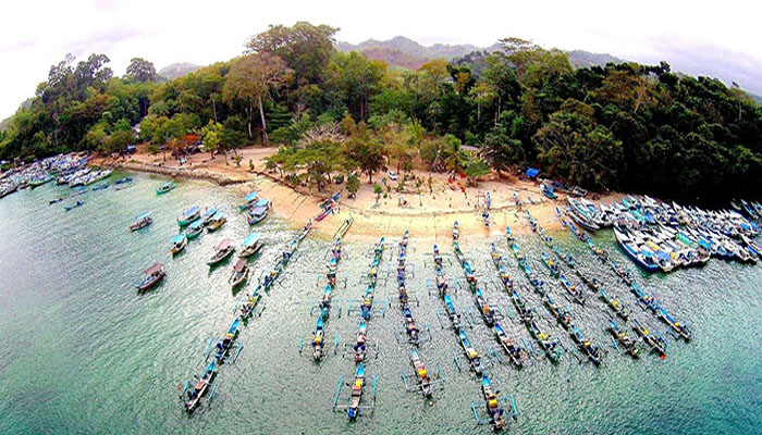 Pantai Sendang Biru ~ WISATA ALAM INDONESIA