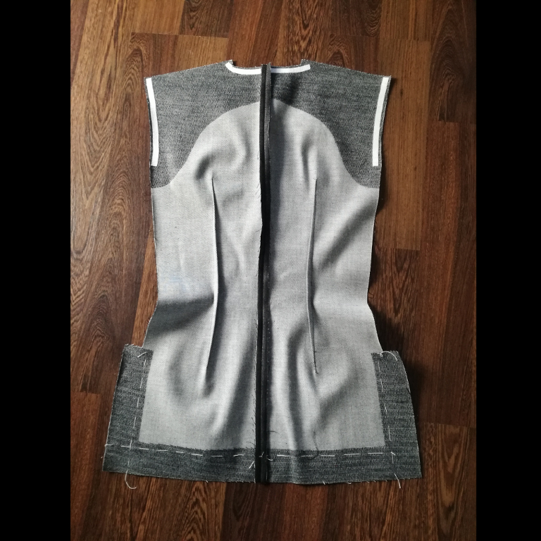 Couture et Tricot: DP Studio Le100: Assembling the back of the coat ...