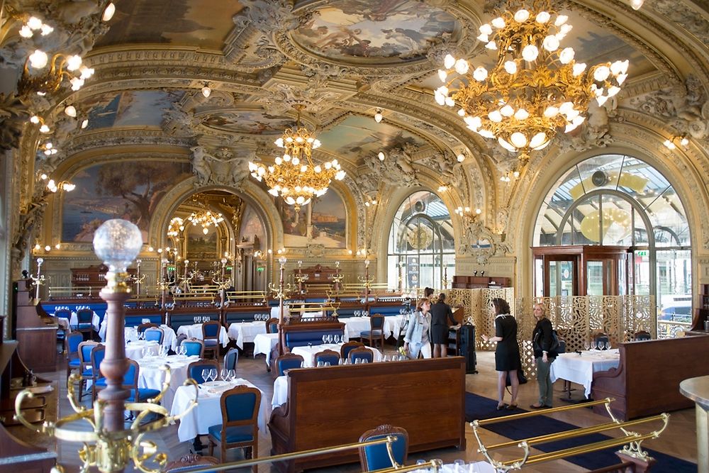 Un Hombre en la Oscuridad: El ENFERMO - de J.F. Sullivan