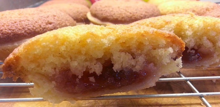 The Brick Castle: Rhubarb & Custard Baking-Stable Jam from Duerrs