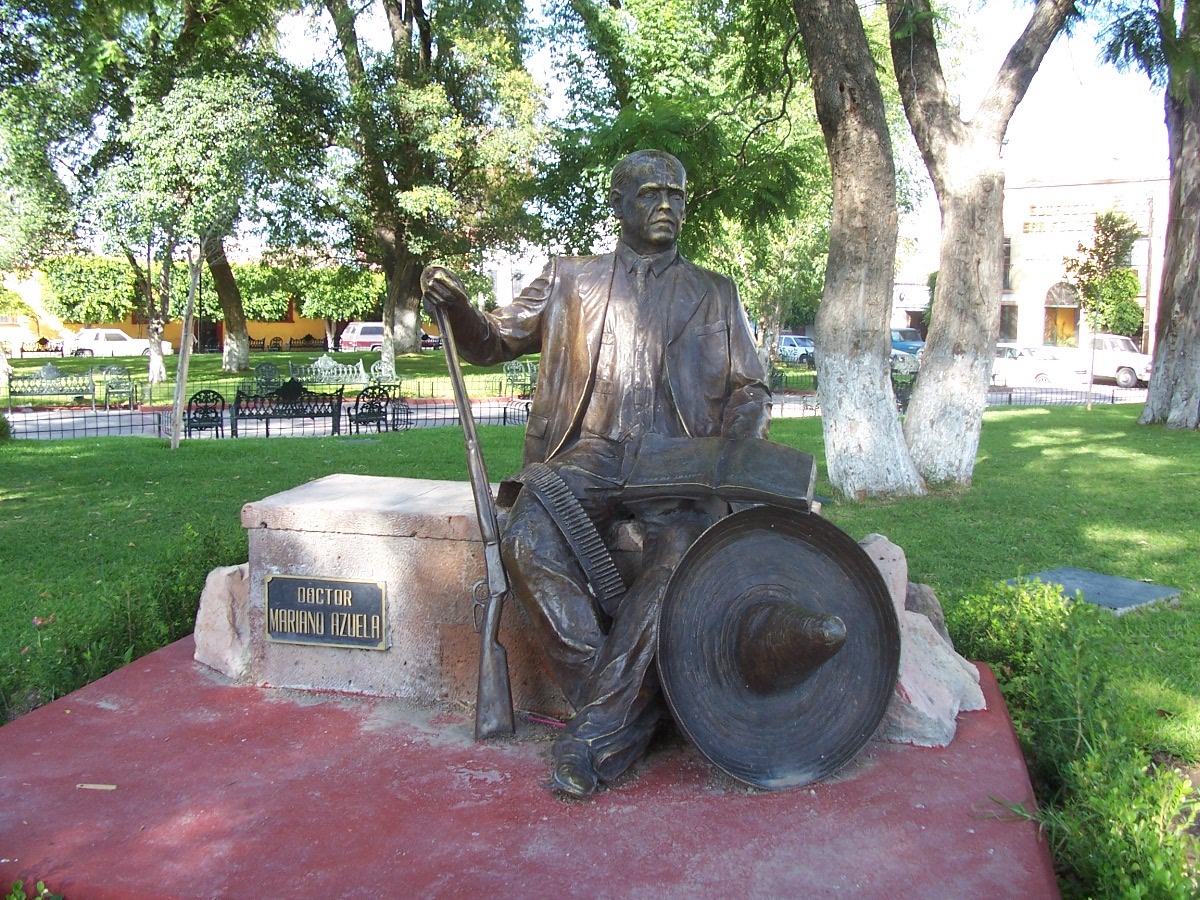 LAGOS DE MORENO: ESCULTURA DEL DOCTOR MARIANO AZUELA