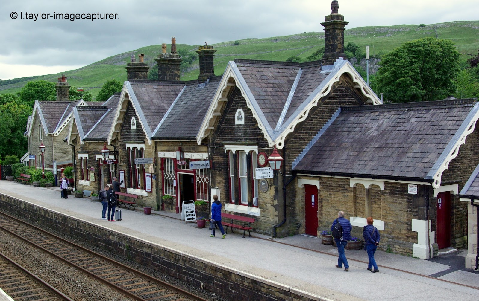IMAGECAPTURER.: SETTLE - CARLISLE RAILWAY STATION.