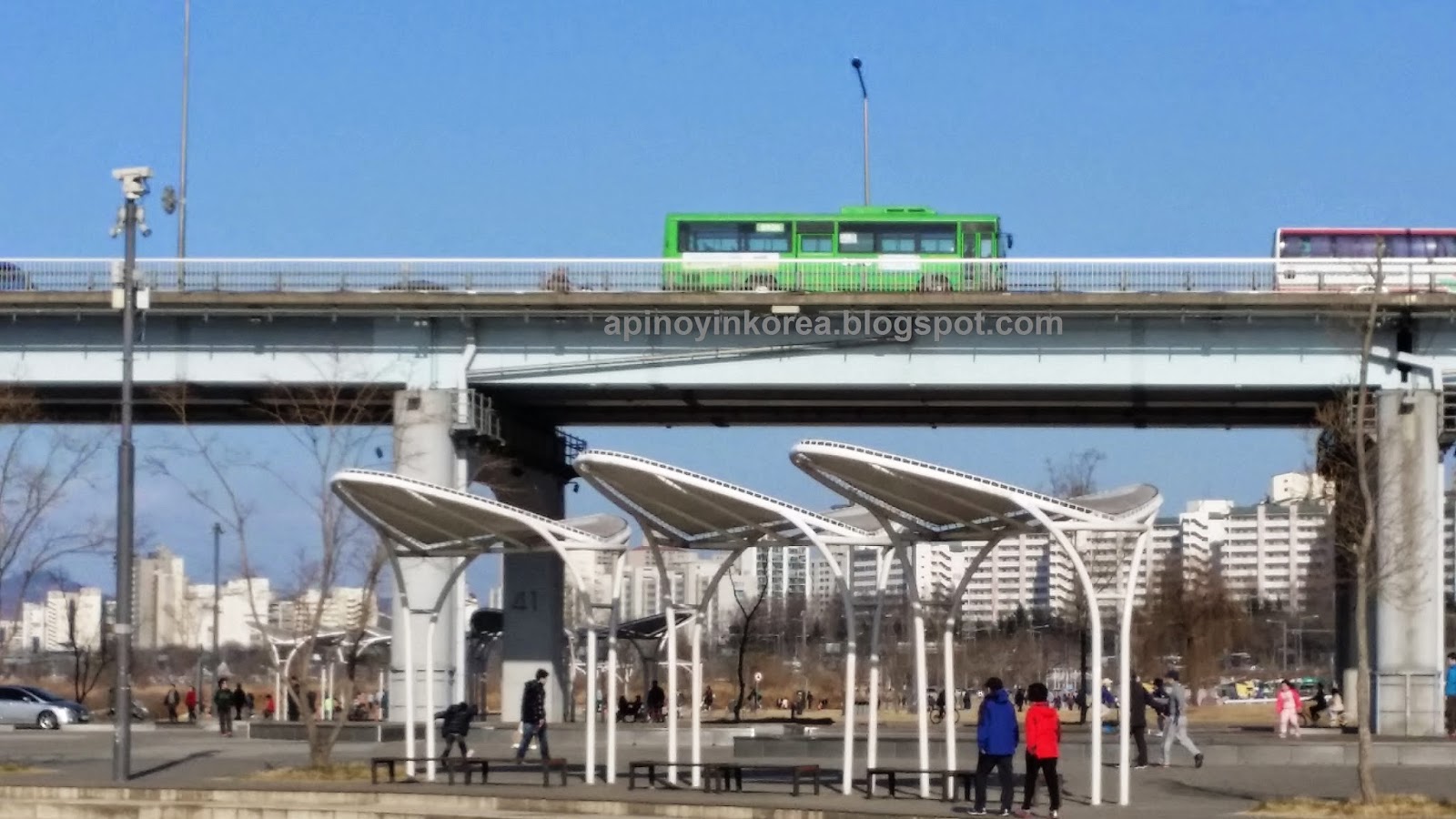 A Pinoy in Korea: The Jamsu Bridge And The Floating Island!