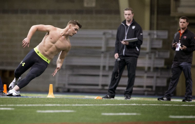 kenneth in the (212): Ridiculously Photogenic Running Back Gets Tryout ...