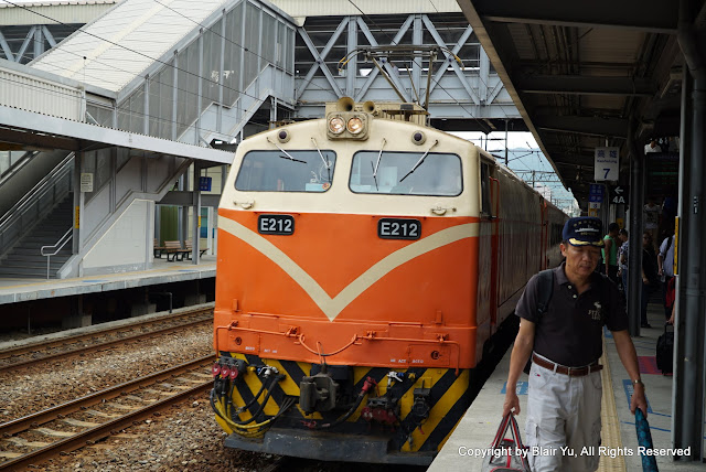 Blair's 鐵道攝影: E212電力機車 / TRA E212 Electric locomotive