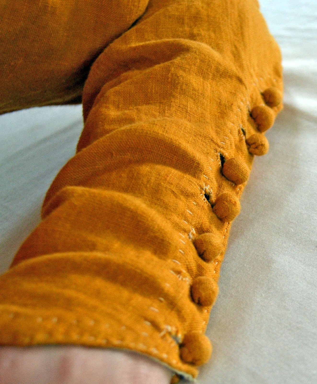 Across the Ages - Discovering Medieval Life in Modern Times: Fabric Buttons