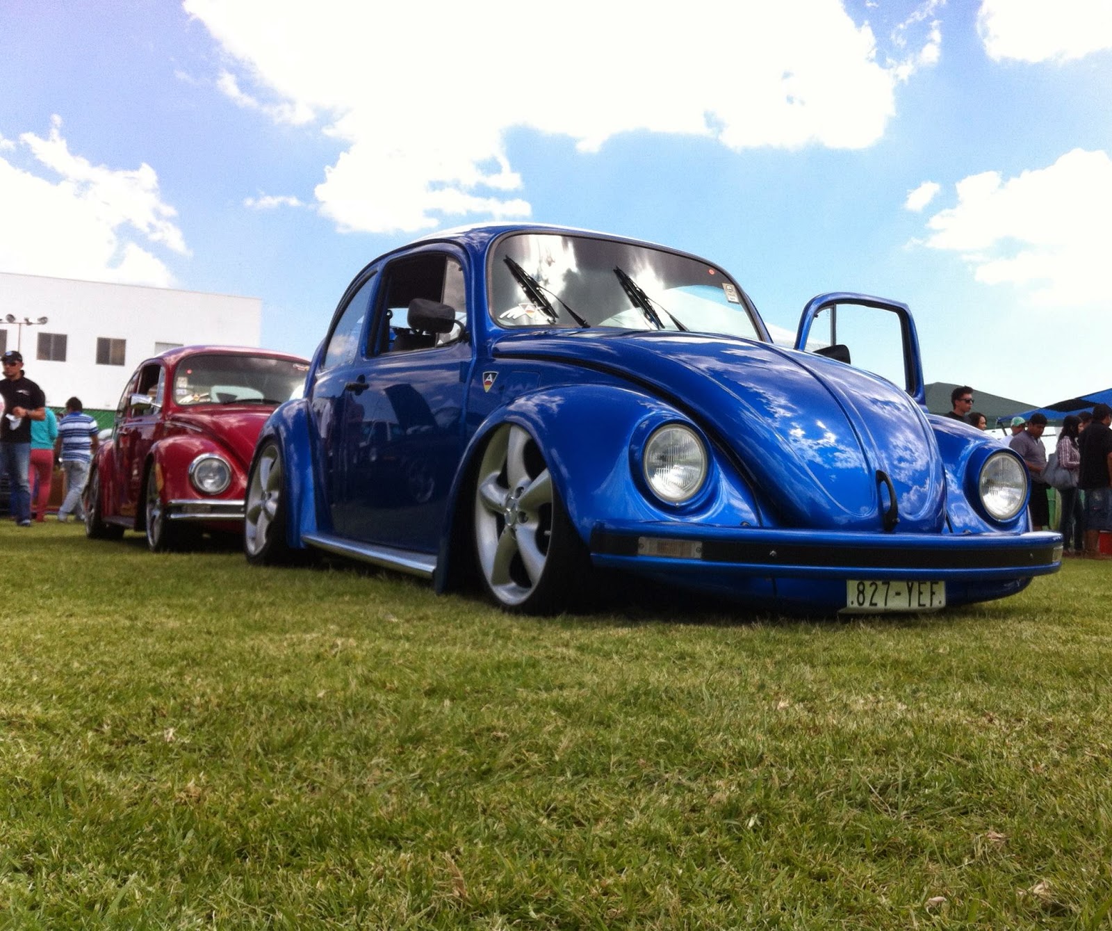 The racing bugler! Blog do Lacombe: Fusca azul.