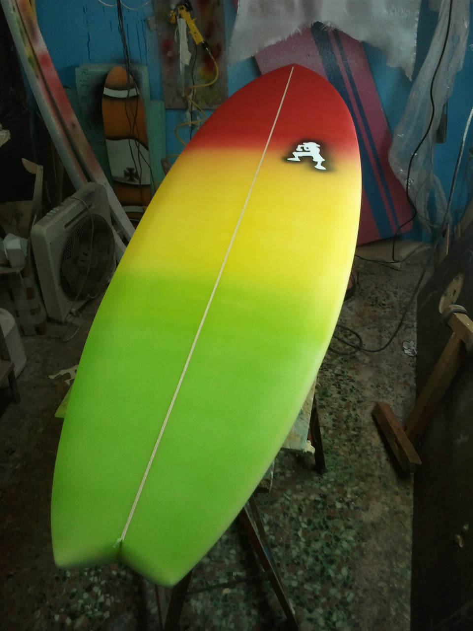 SUACHI Surfboards: una RNF 6´0´´ muy RASTA!!!