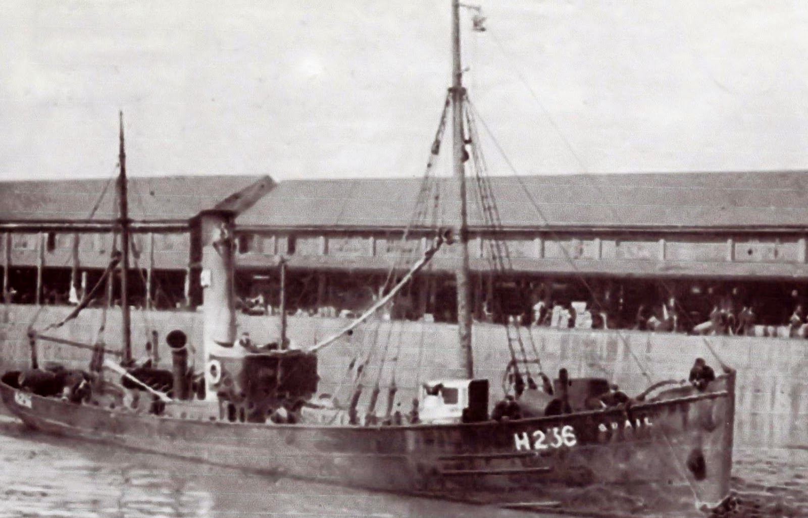 Dawlish Chronicles : Trawlers at War in the North Sea, May-June 1915