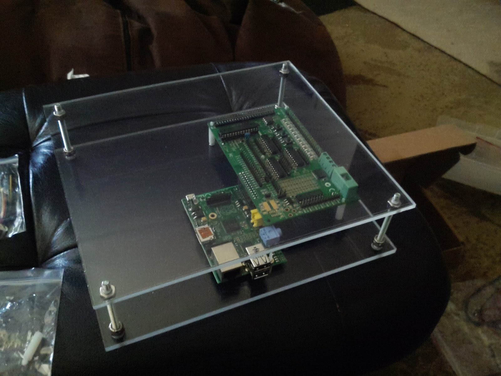 Pi Hard, with a vengeance! : Made a custom case for my Raspberry Pi