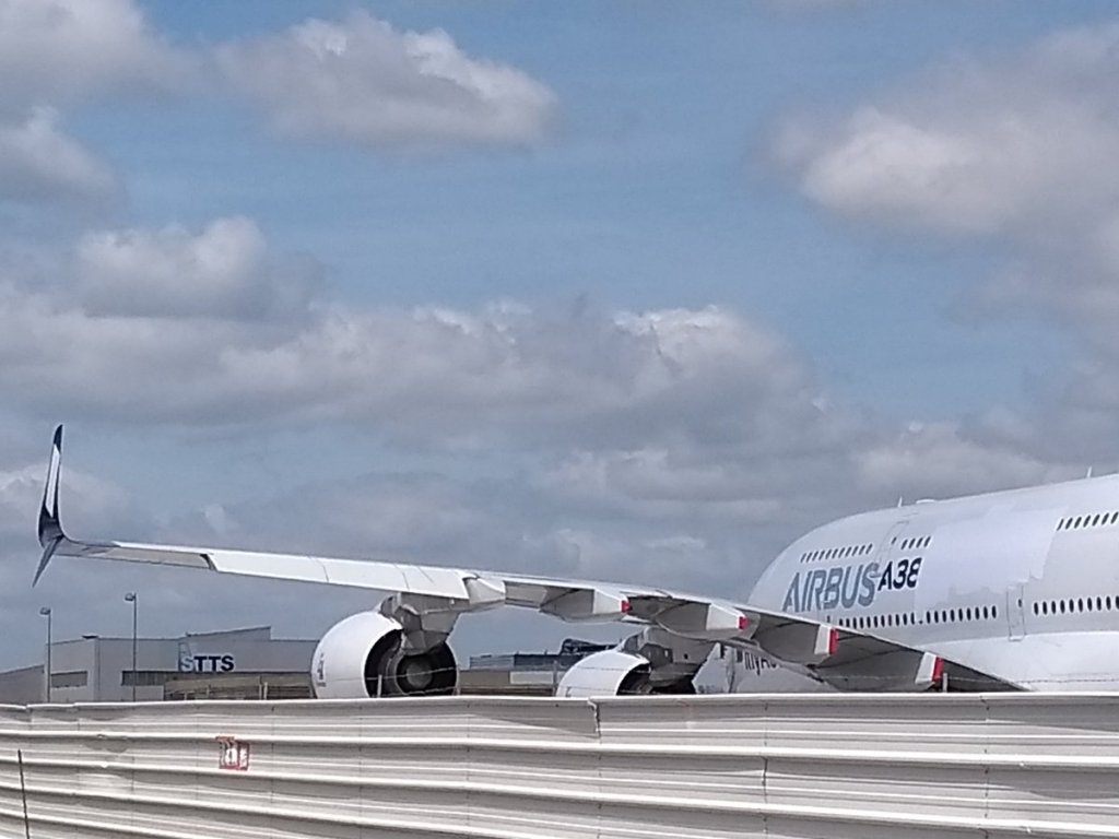 Direto da Pista: Apresentado o A380 PLUS...mais 80 assentos!!!!