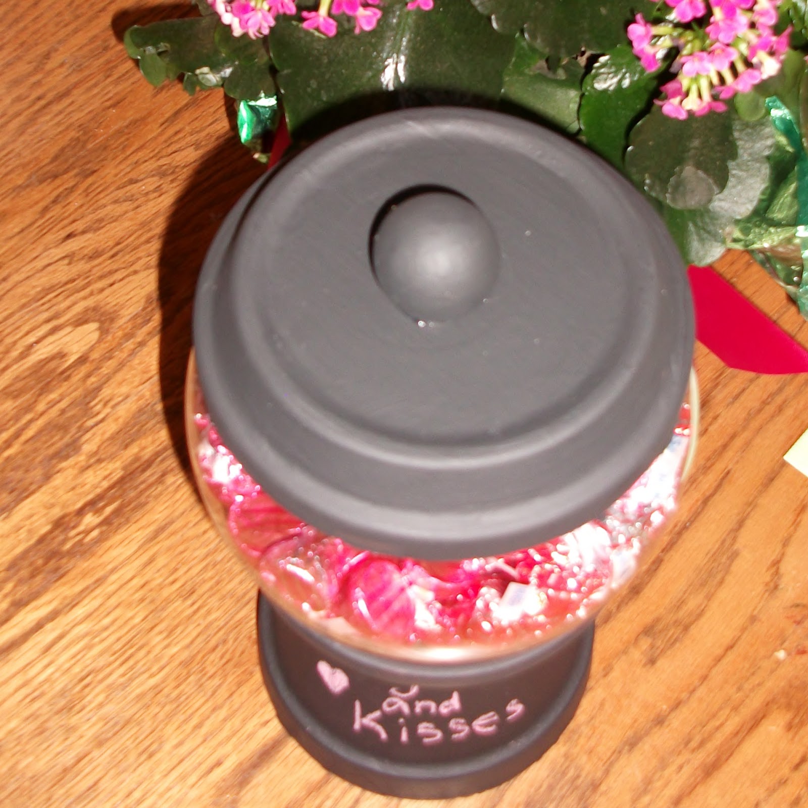 Confections of a Readoholic Mom: Pinterest Projects: DIY Candy Container