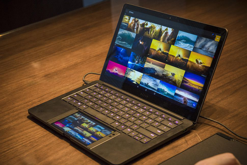 CES 2018: Razer's Project Linda Turns the Razer Phone into a Laptop