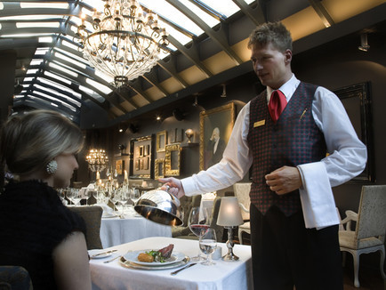 Acum sunt ospatar cu diploma ~ Pagini de viata