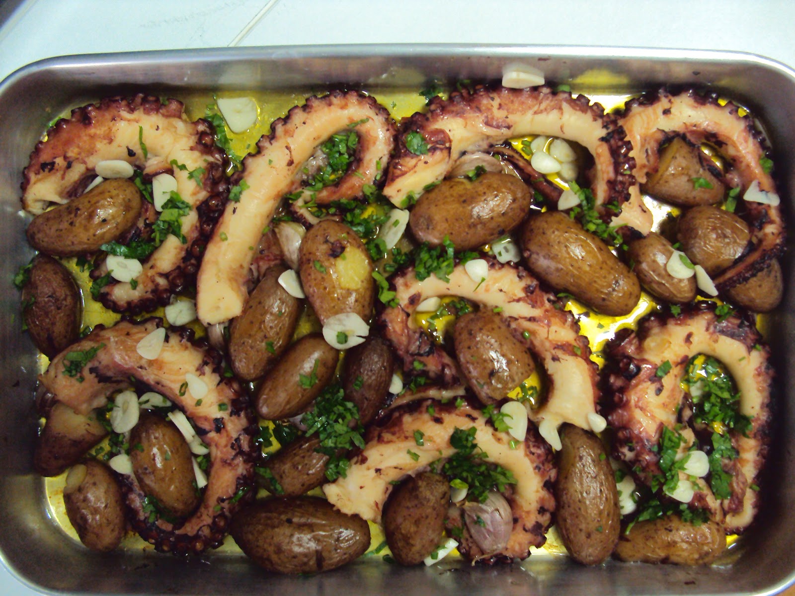 Elizabeth's Homemade Recipes: Oven-Baked Octopus with Potatoes and "Migas"