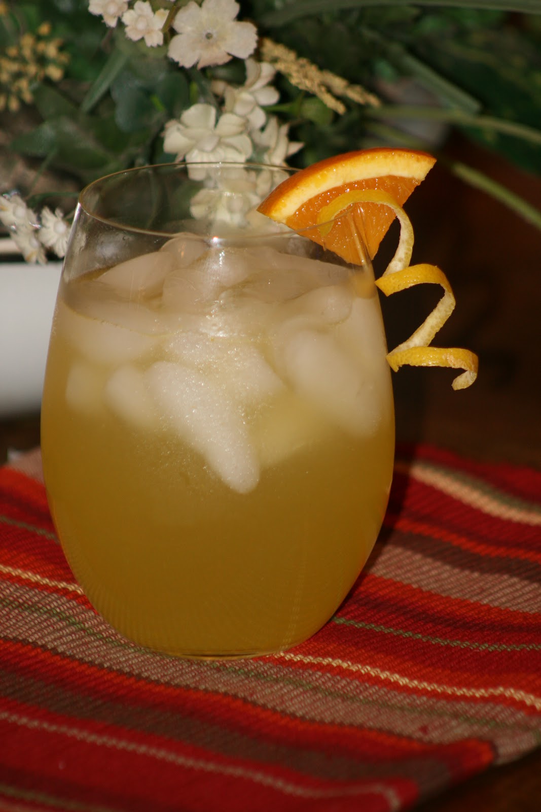 Nom Nom Mom: Sunshine Lemonade