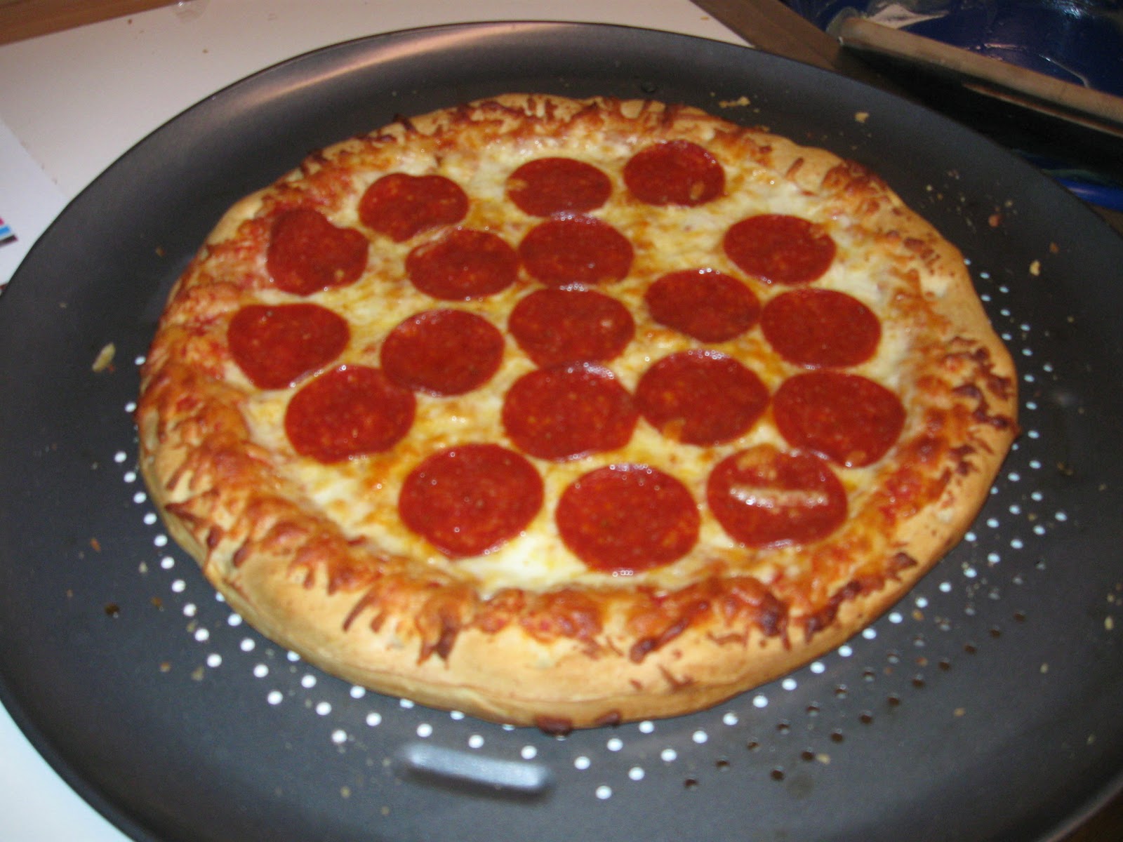 It's MY Kitchen! I'll do what I want...: Digiorno Pizza & Hoops Houseparty!