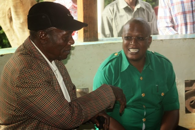 KINANA,NAPE ANA KWA ANA NA MKUU WA MAJESHI WA ZAMANI JENERALI MSITAAFU ...