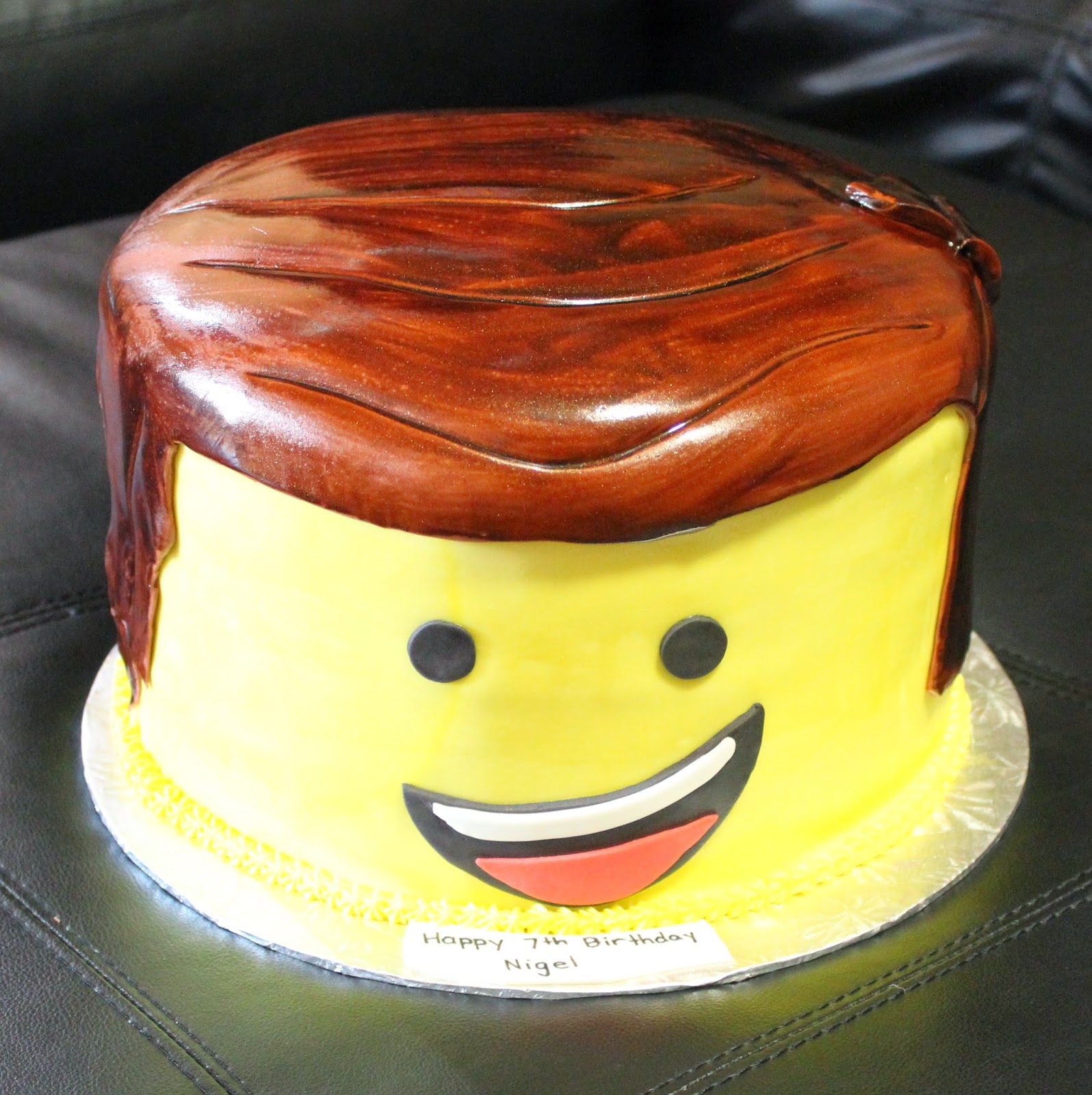 Love Dem Goodies: EMMET LEGO HEAD CAKE