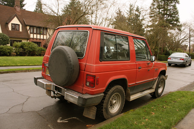 OLD PARKED CARS.: 1986 Mitsubishi Montero Diesel.